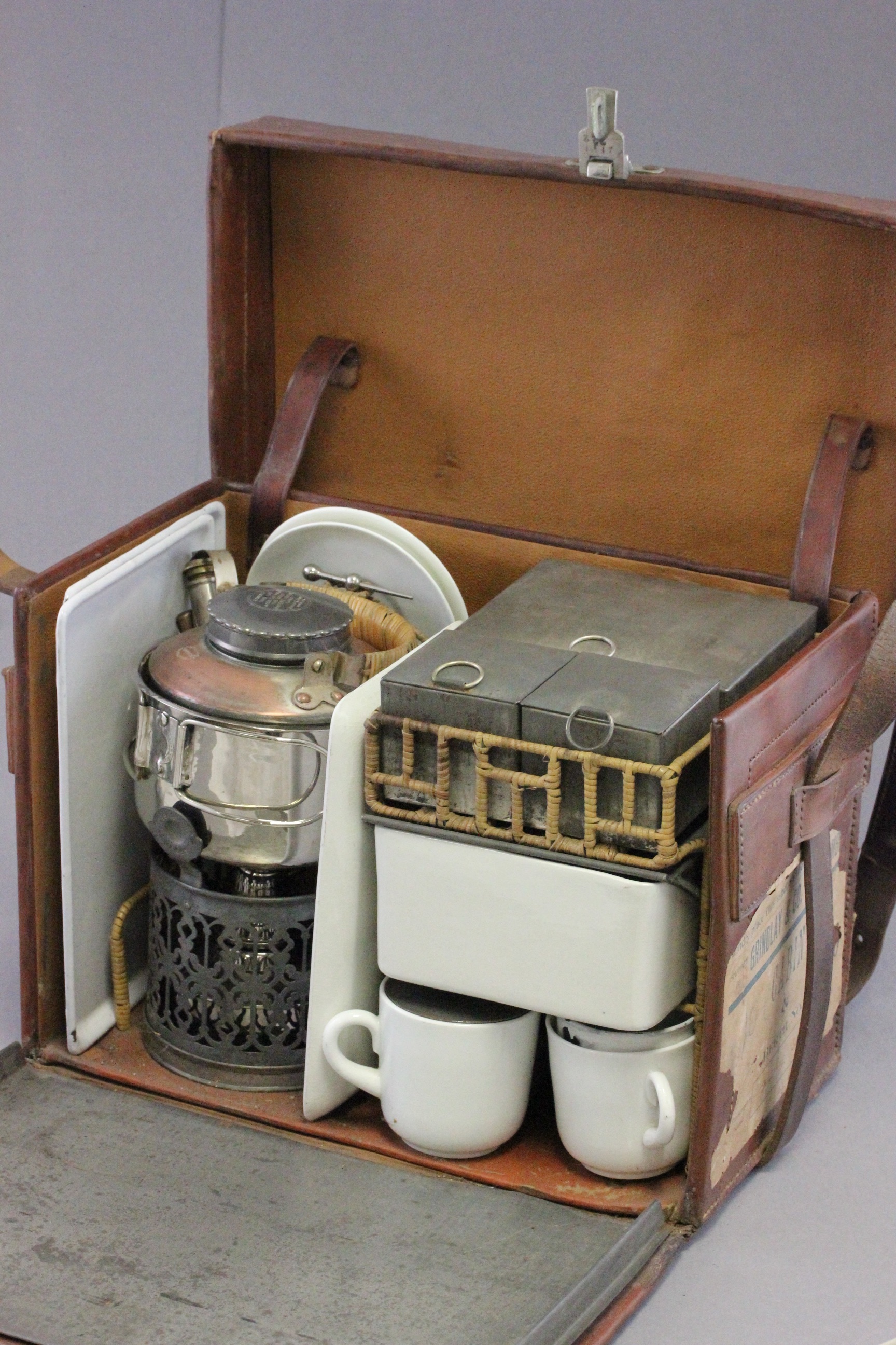 Antiques, furniture and collectable auctions